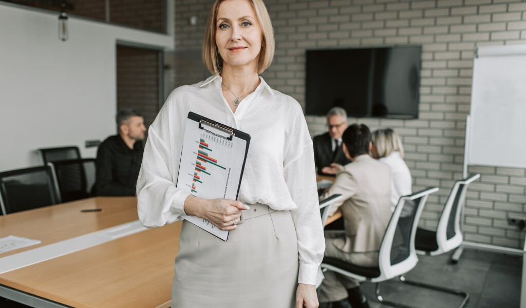 How to Use Metrics and Benchmarking Effectively | Institute of Finance ...