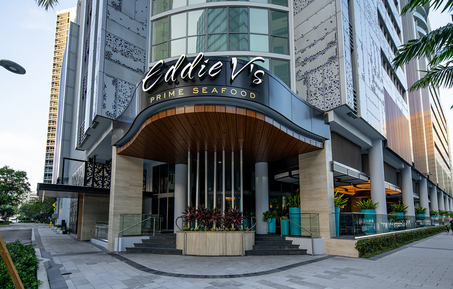 Foot traffic rises at Darden’s upscale chains; company raises fiscal ...