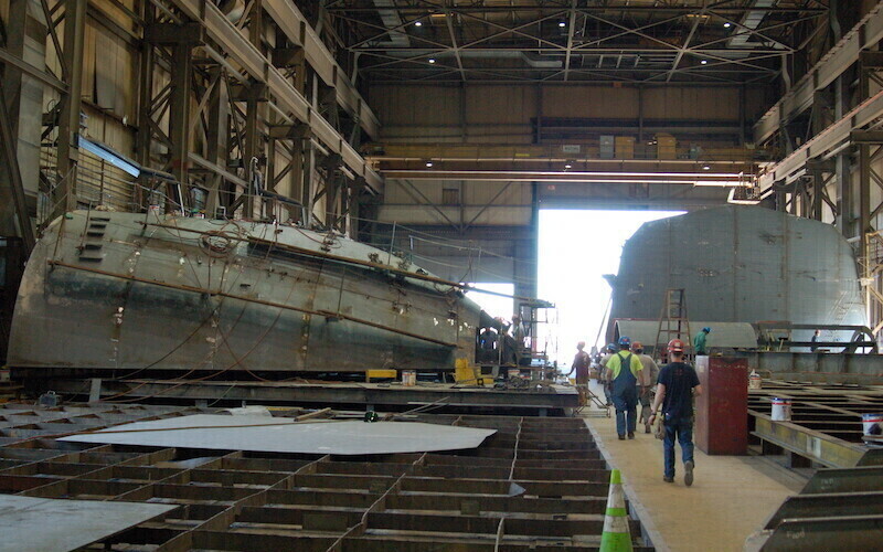 Trump signs executive order to revitalize US shipbuilding industry ...